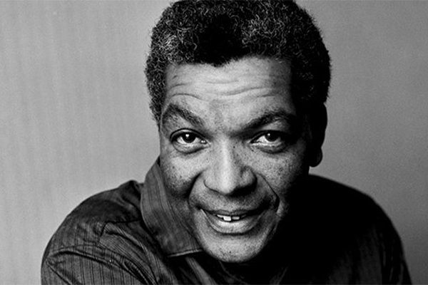 L’acteur britannique Earl Cameron s’est éteint » Magazine 100%Culture