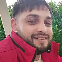 Le chanteur Tavy Pustiu décède pendant un direct sur Facebook ...